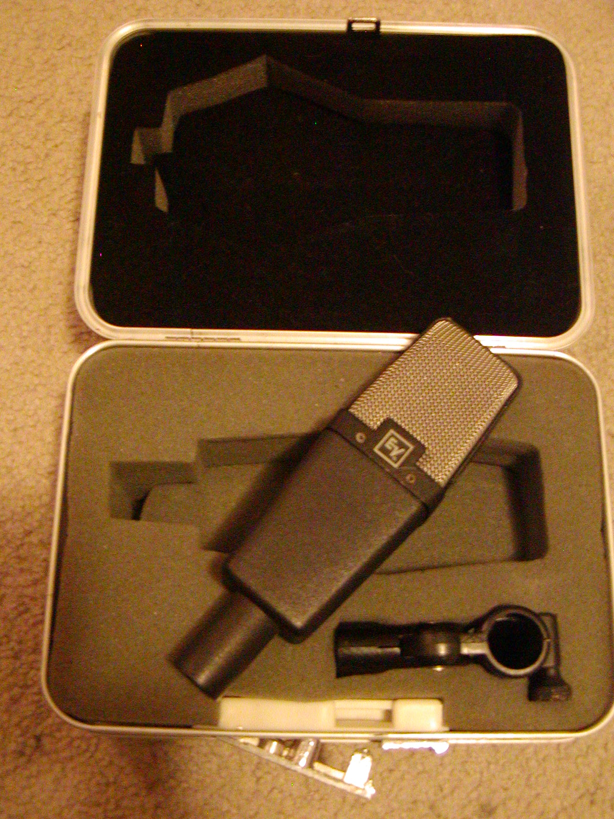 AUDIO SERVICES: For Sale: EV Electro Voice RE-1000 Microphone with Case ...