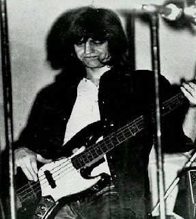 13 pessoas enganadas: A maldição dos 27 anos