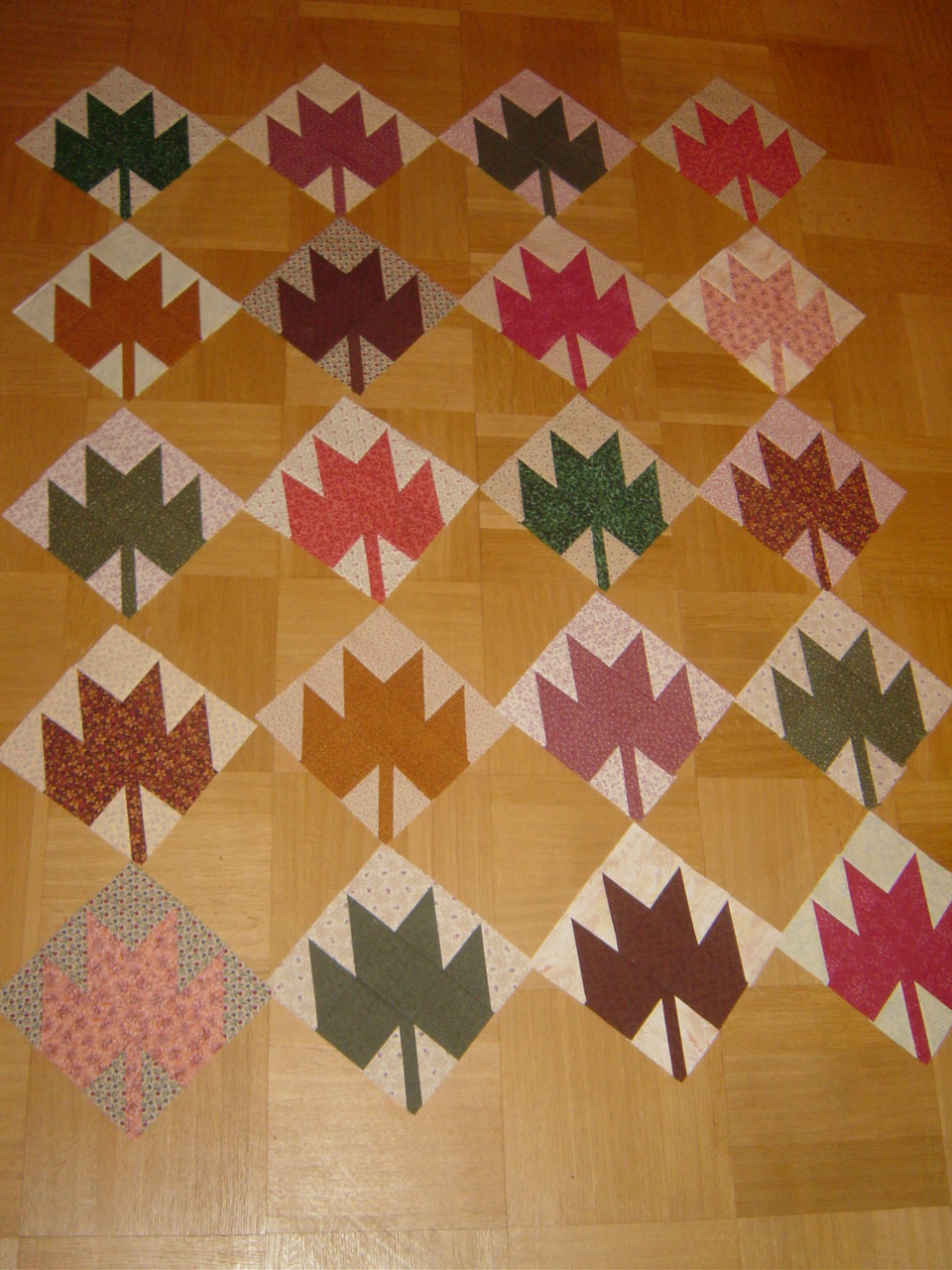 Scrappy Happy Starfishy: Maple Leaf Quilt Blocks