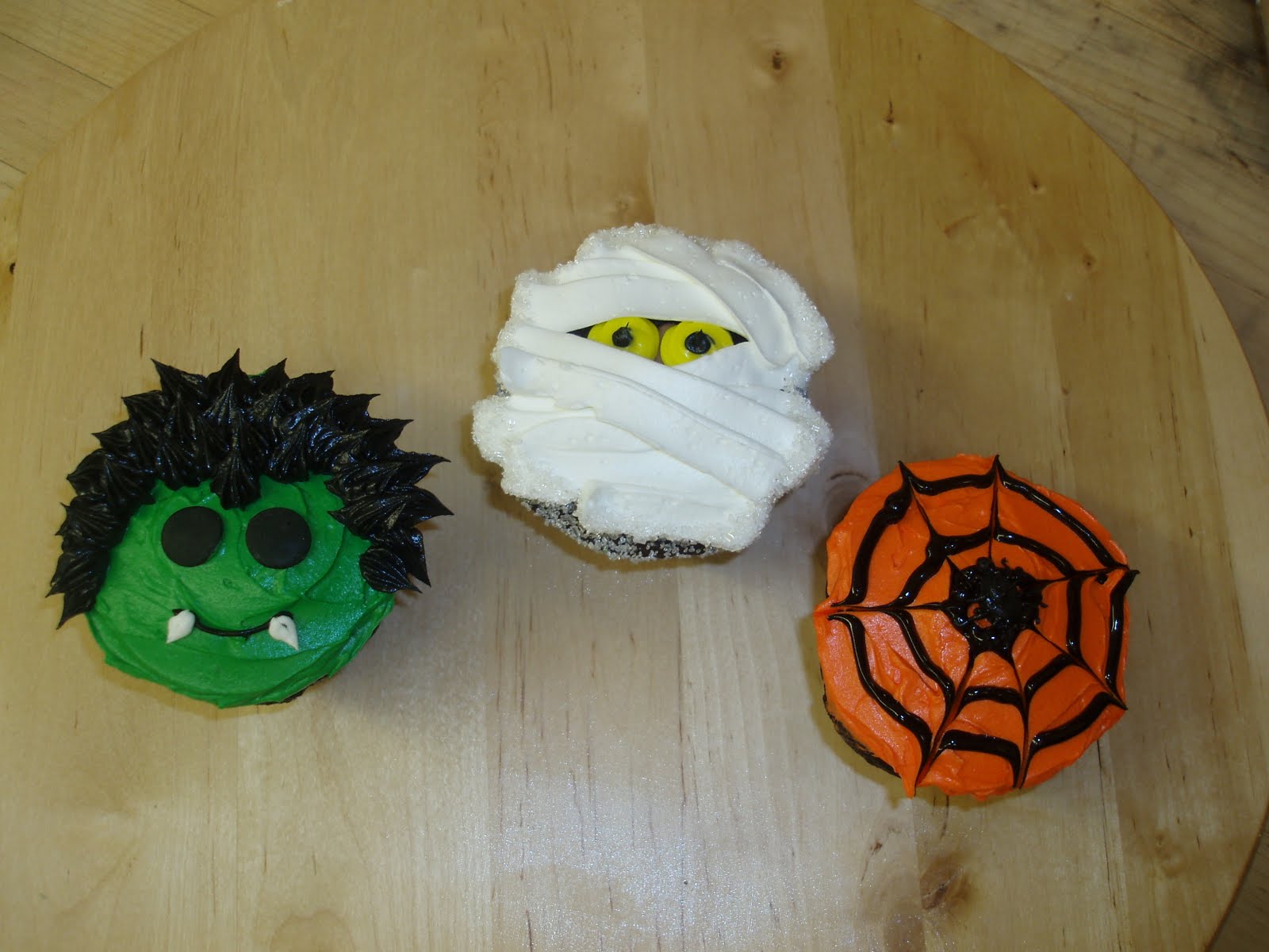 The Solvang Bakery & Gingerbread Company: Halloween Cookies and Houses