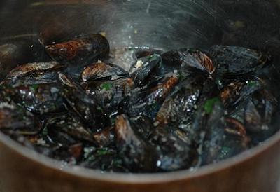 Aidan Brooks: Trainee Chef - Recipes: Mussels With Guinness And Garlic
