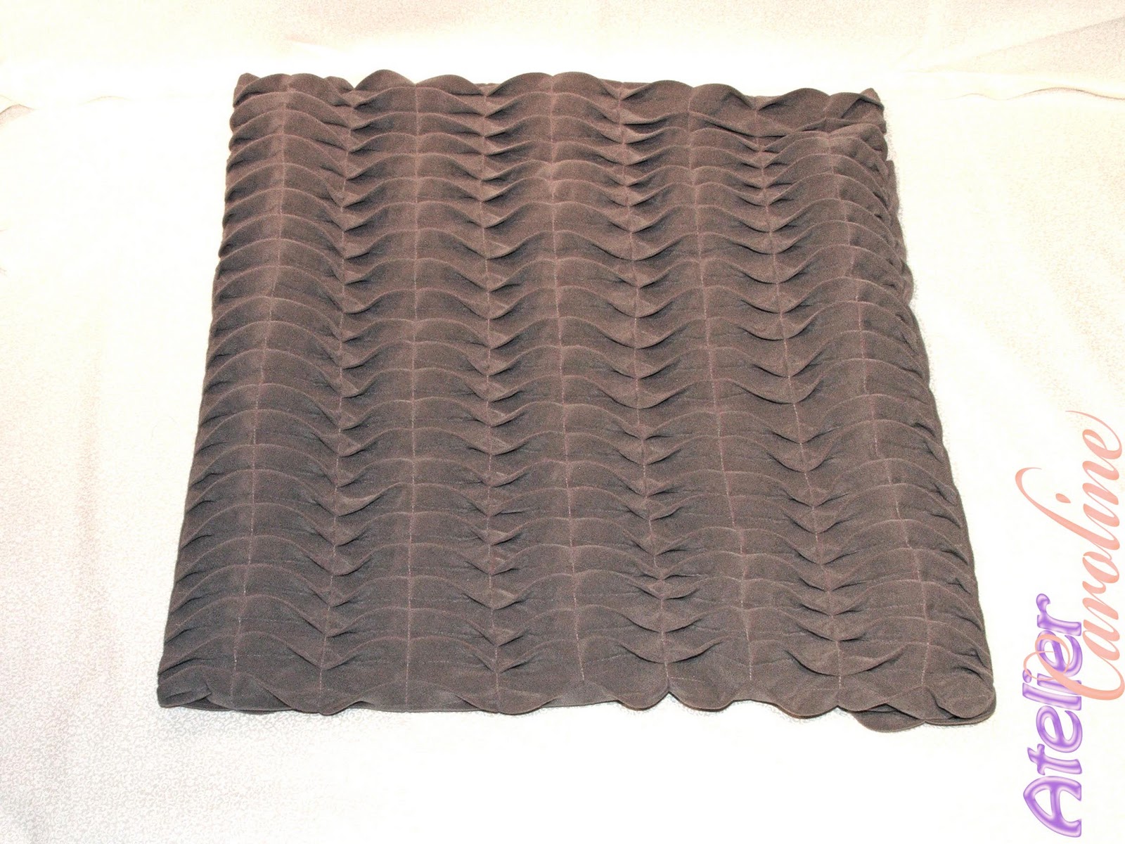 Artfully Caroline: Tutorial - Herringbone tucks pillows