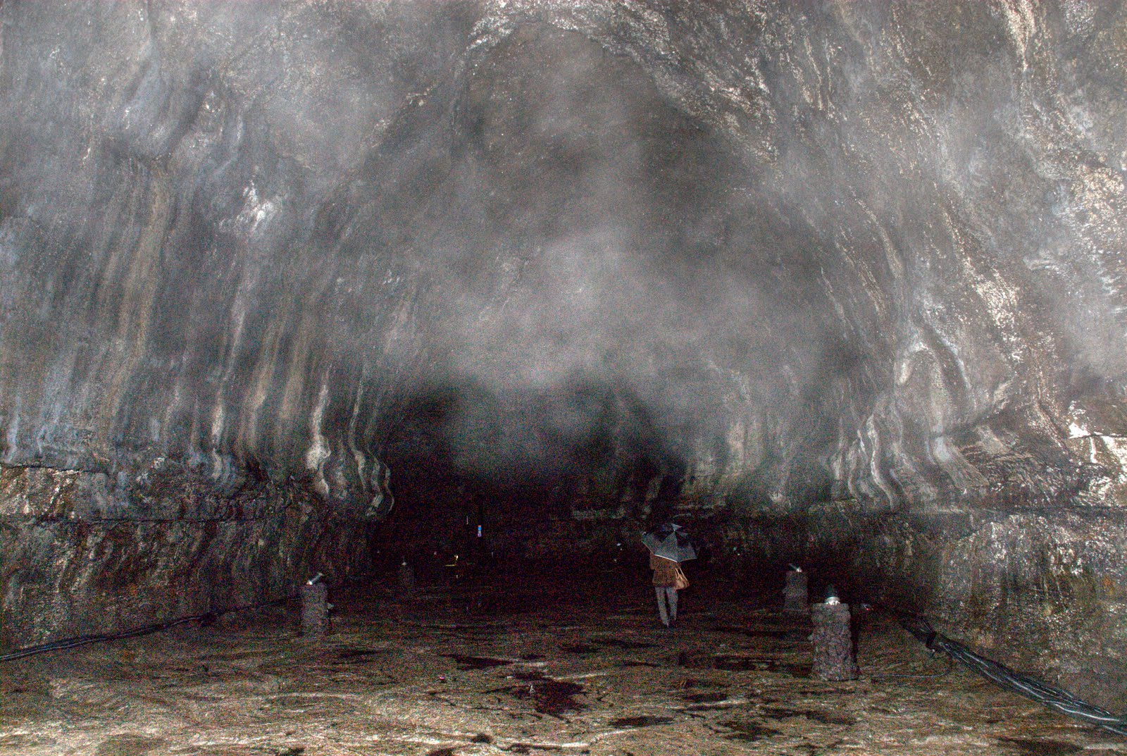 JacJam's Blog: Longest Volcano Tube in the World