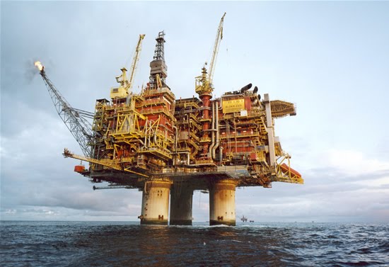 Noors olieplatform wegens lekkage geëvacueerd | DeNoordse.nl