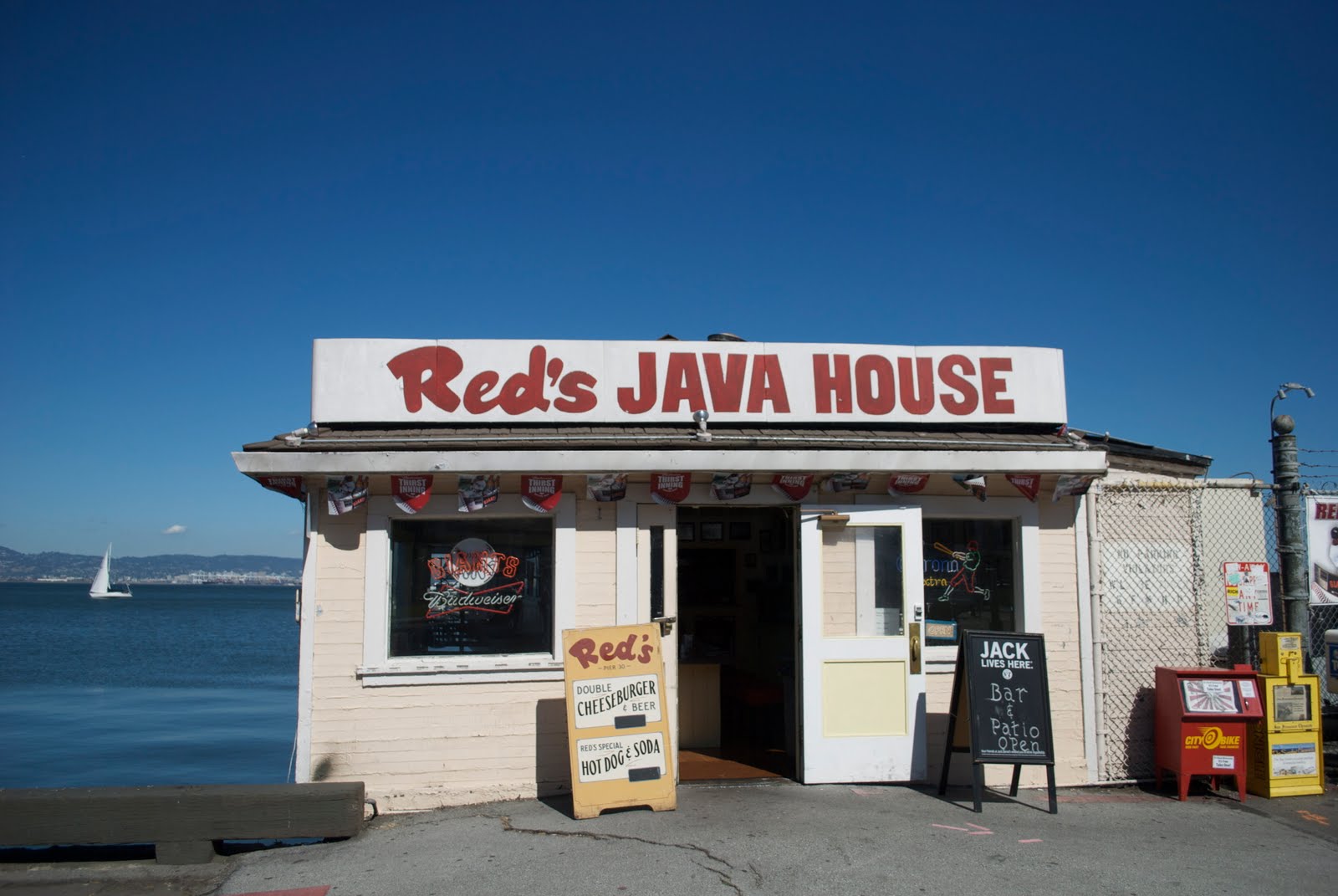 Lost In The Larder: Red's Java House - San Francisco