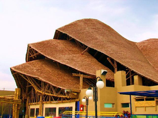 CASAS DE BAMBU FACHADAS DE BAMBOO : FACHADAS DE CASAS Y CASAS POR DENTRO