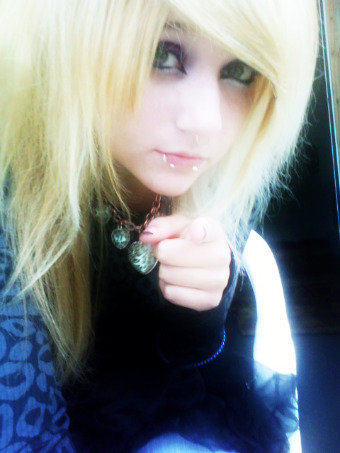 Fun2funia: Stylish Cool Emo Girls