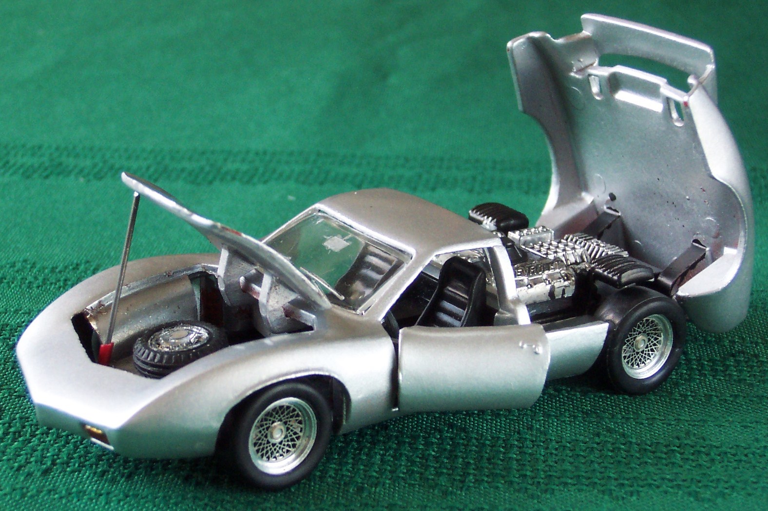 1/43 Concept cars: Chevrolet Corvette Astro II