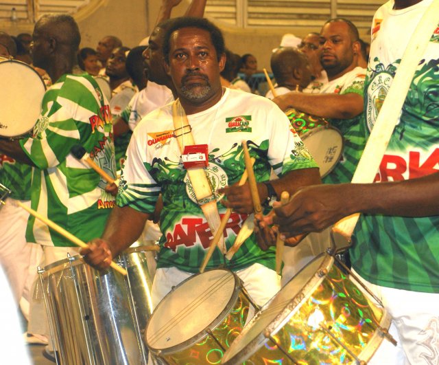 OFICINA DE PERCUSSÃO BATUQUE DE BAMBA