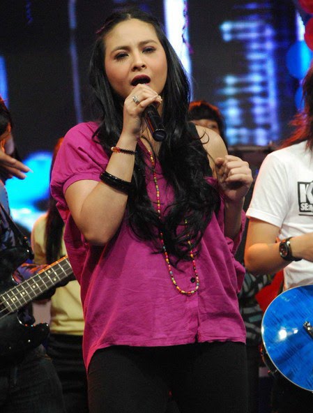 Singer Pop Audy Item Indonesian Pictures