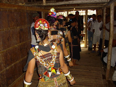 RUNGUS: TARIAN MONGIGOL OM SUMUNDAI