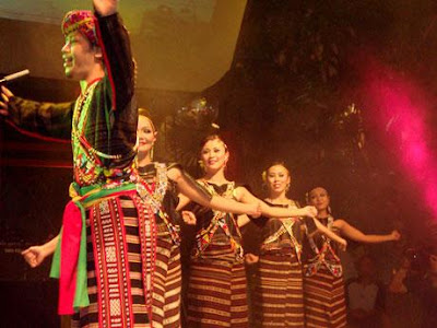 RUNGUS: TARIAN MONGIGOL OM SUMUNDAI