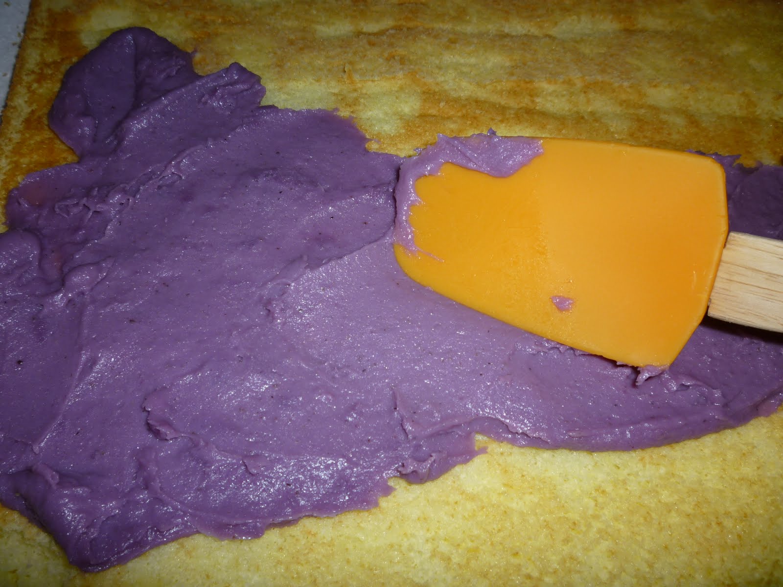 PinoyAmericanFavoriteRecipes: #241_Ube-Macapuno Cake Roll