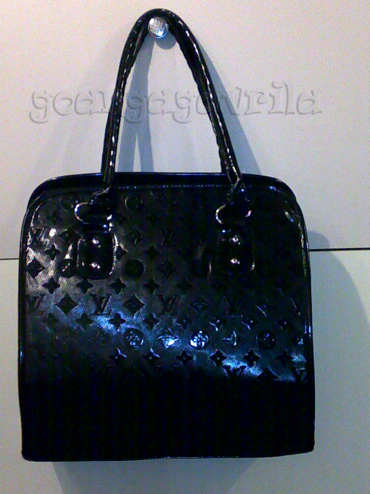 REDUCERE : Geanta Louis Vuitton LV neagra ~ ♀♂ Shoppings ♀♂