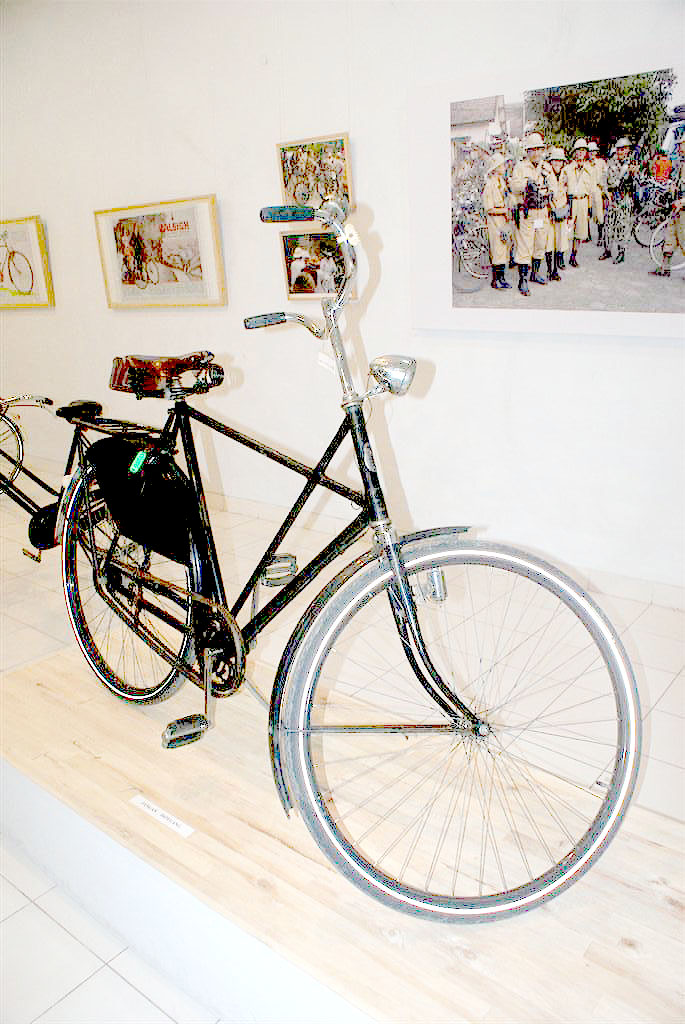 KORAN JOGJA: = Pameran Pit Onthel 2010. INDISCHE FIETSEN. Bentara ...