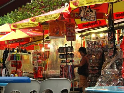 Places in Singapore: Chinatown - Sago Lane