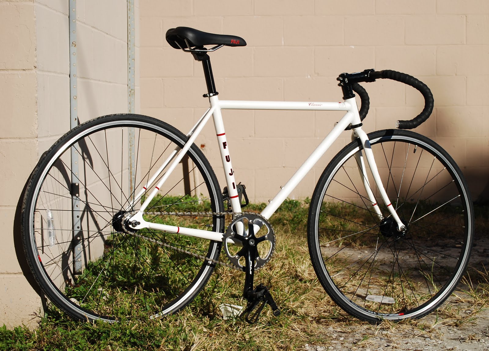 Ace Metric Cycles: Fuji Classic ON SALE