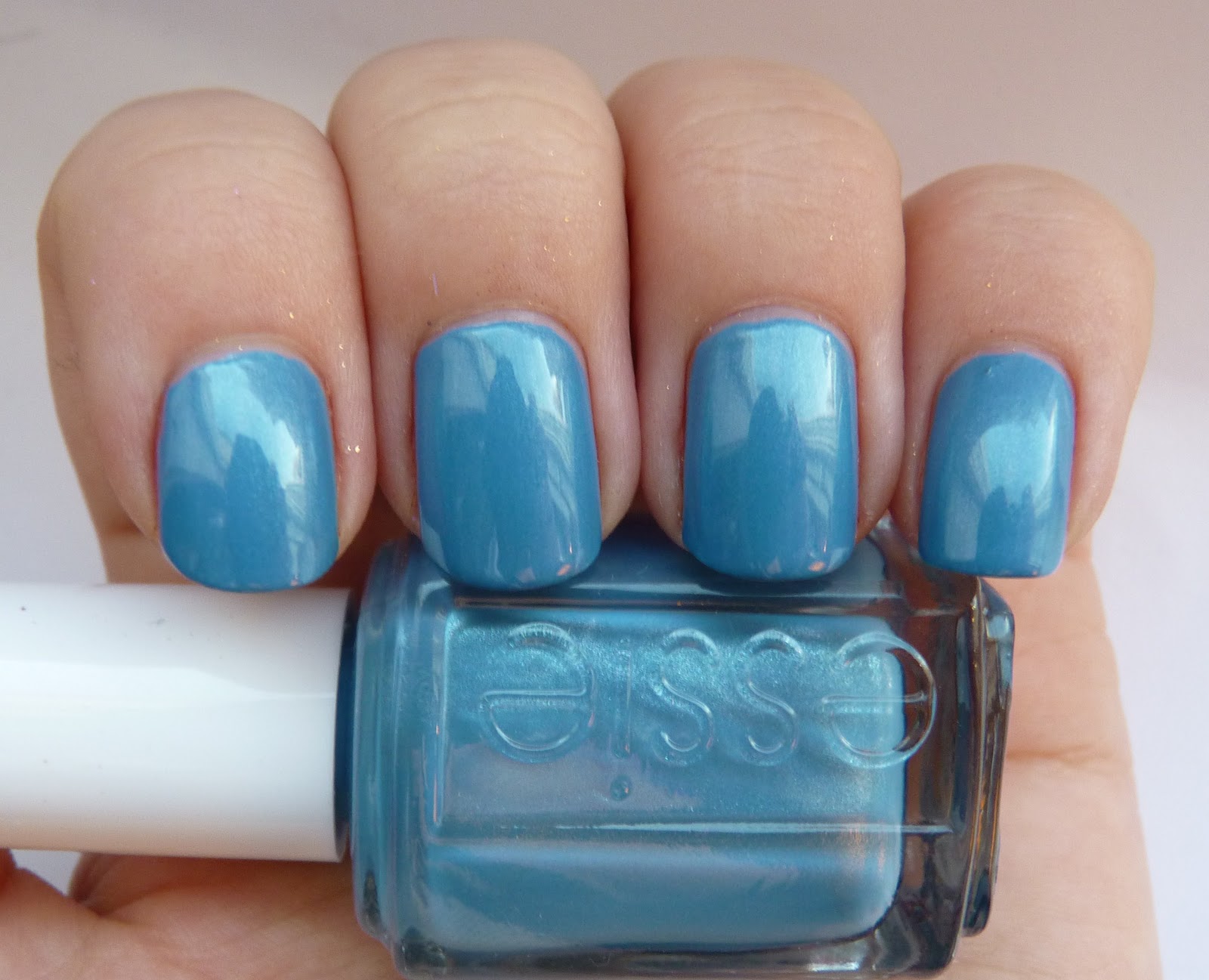 [Swap] Lots of brand new Essie's and OPI! : r/RedditLaqueristaSwap