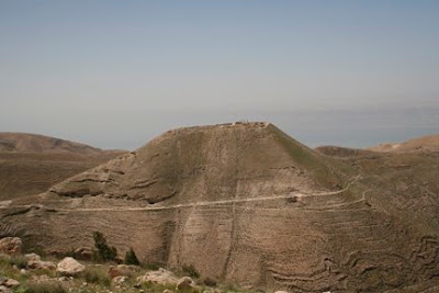Shouting Rocks: Machaerus