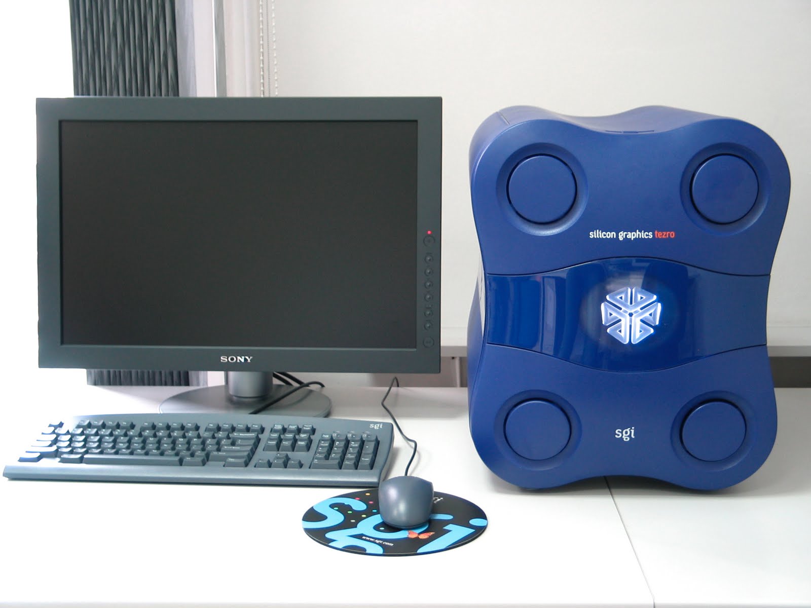 Seguindo pelo meio fio...: My Computer Life - SGI Tezro