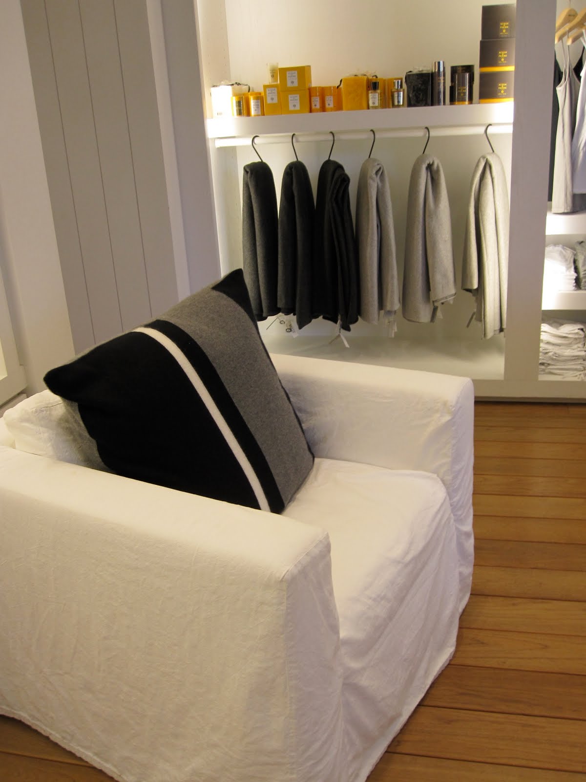 Joe Ruggiero Designer/ HGTV Host: James Perse Shop, Malibu