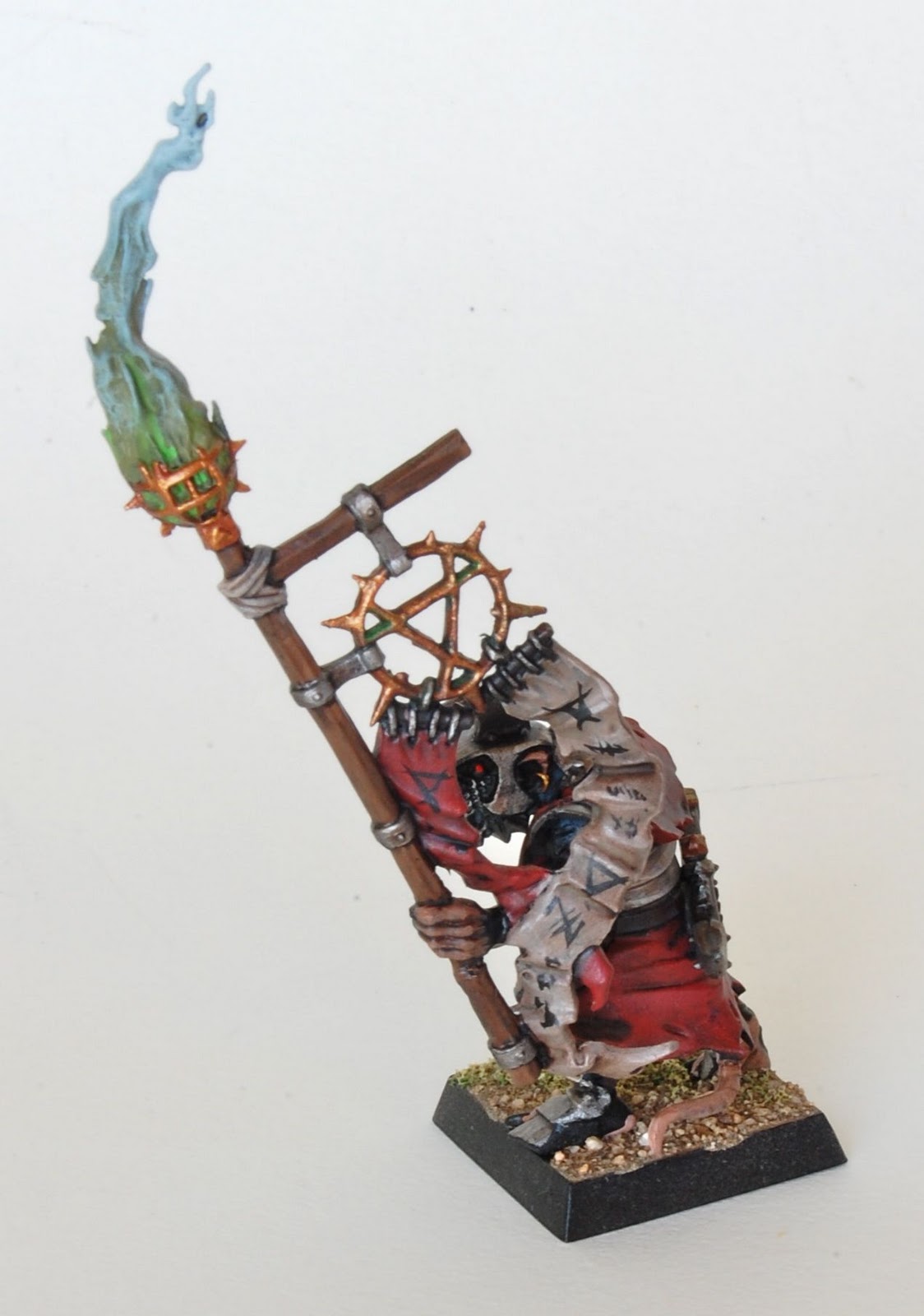 Awakening Ynnead: Stormvermin with Converted Standard Bearer