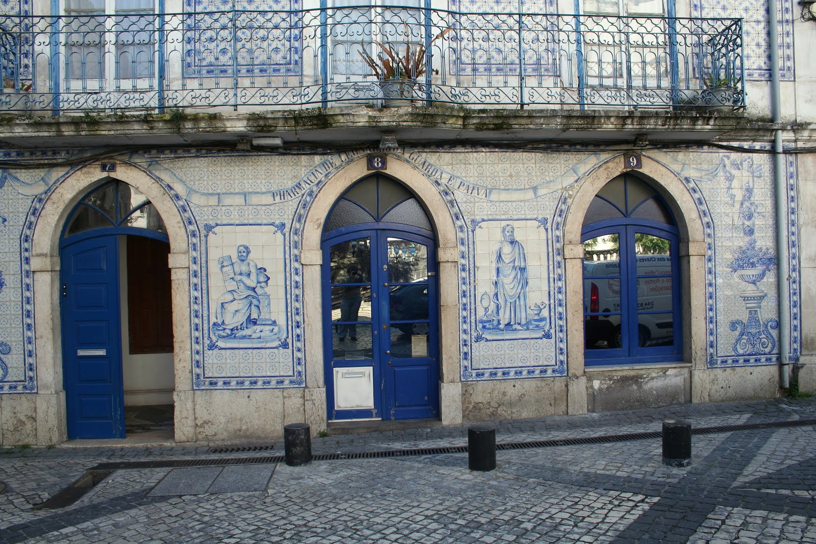 a touch of lisbon: Leiria - Azulejos