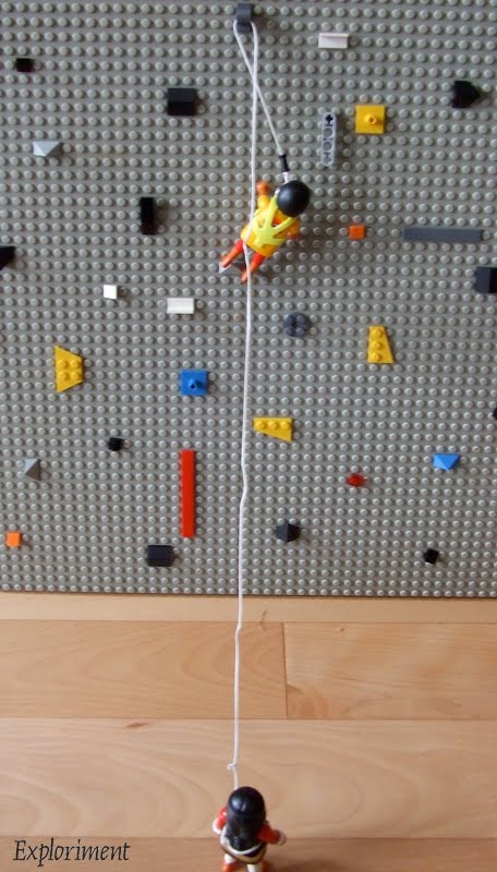 Exploriment: Lego – Climbing Wall