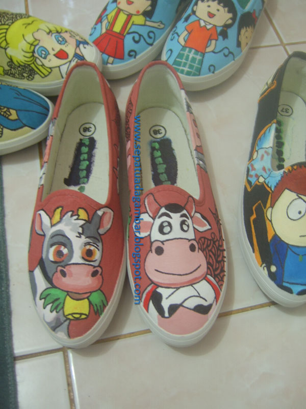 SEPATU KANVAS LUKIS | SEPATU BERGAMBAR | TOKO SEPATU LUKIS BERGAYA ...