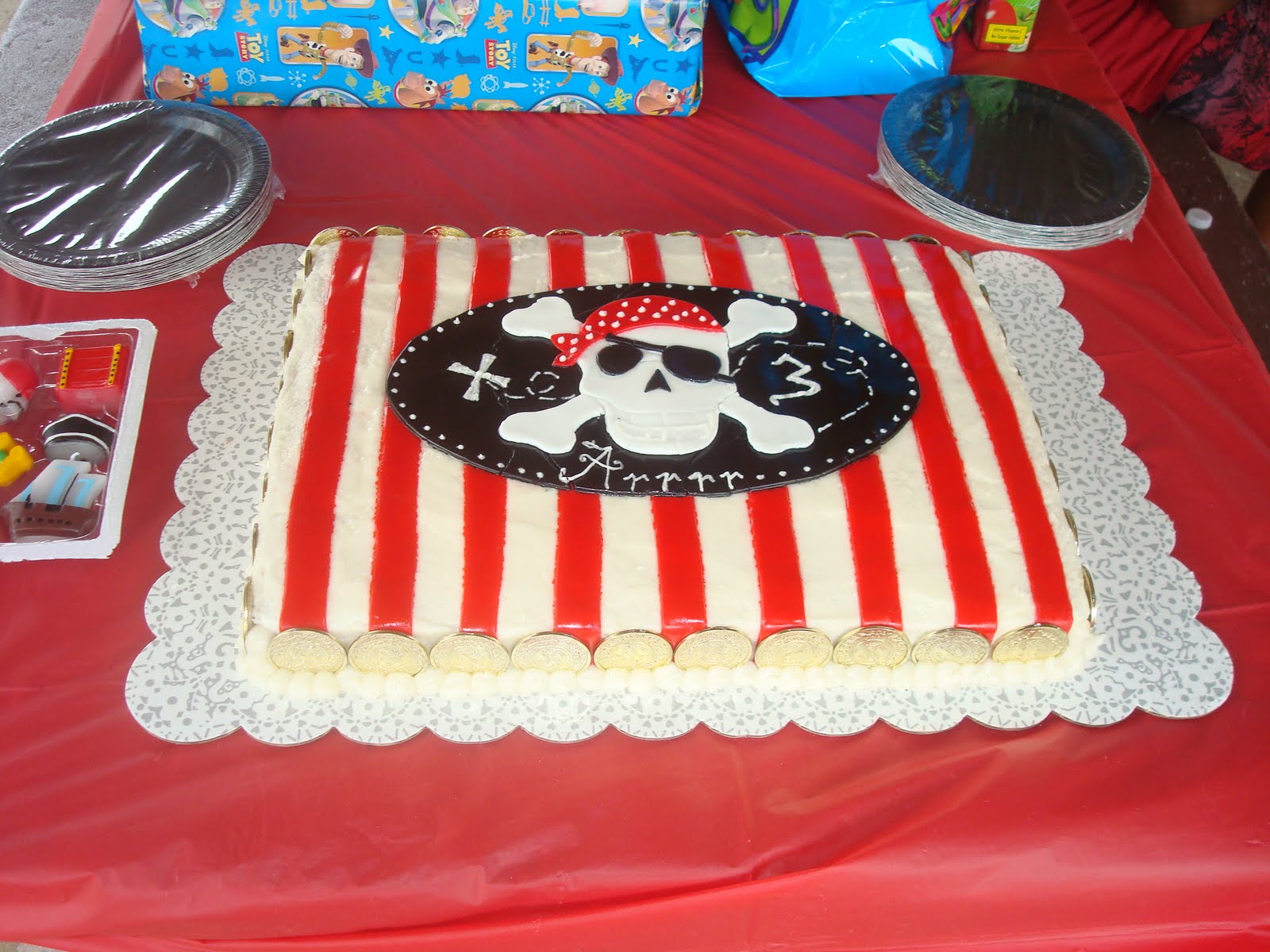 Pretty Pixie: Arrrrr.....Jolly Roger Cake