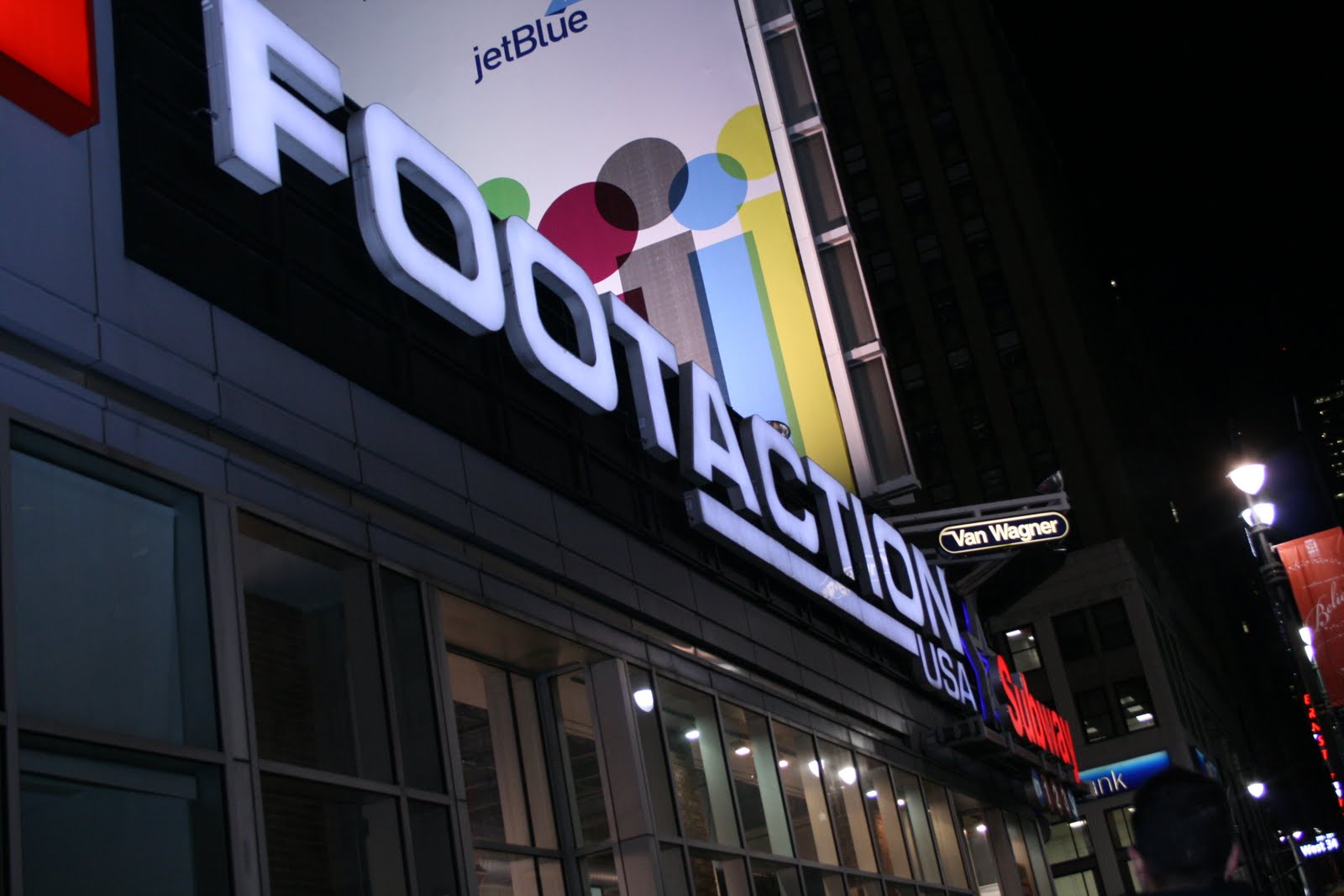 Female Sneaker Fiend: South Beach/PreHeat Lebron 8 midnight drop ...