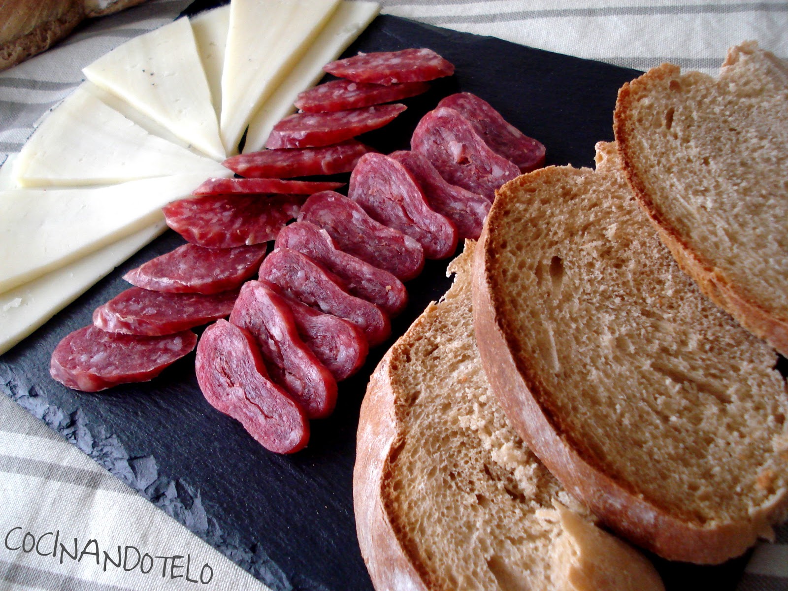 Cocinándotelo: PAN DE CERVEZA NEGRA Y TABLA DE EMBUTIDOS "AVENTÍN"