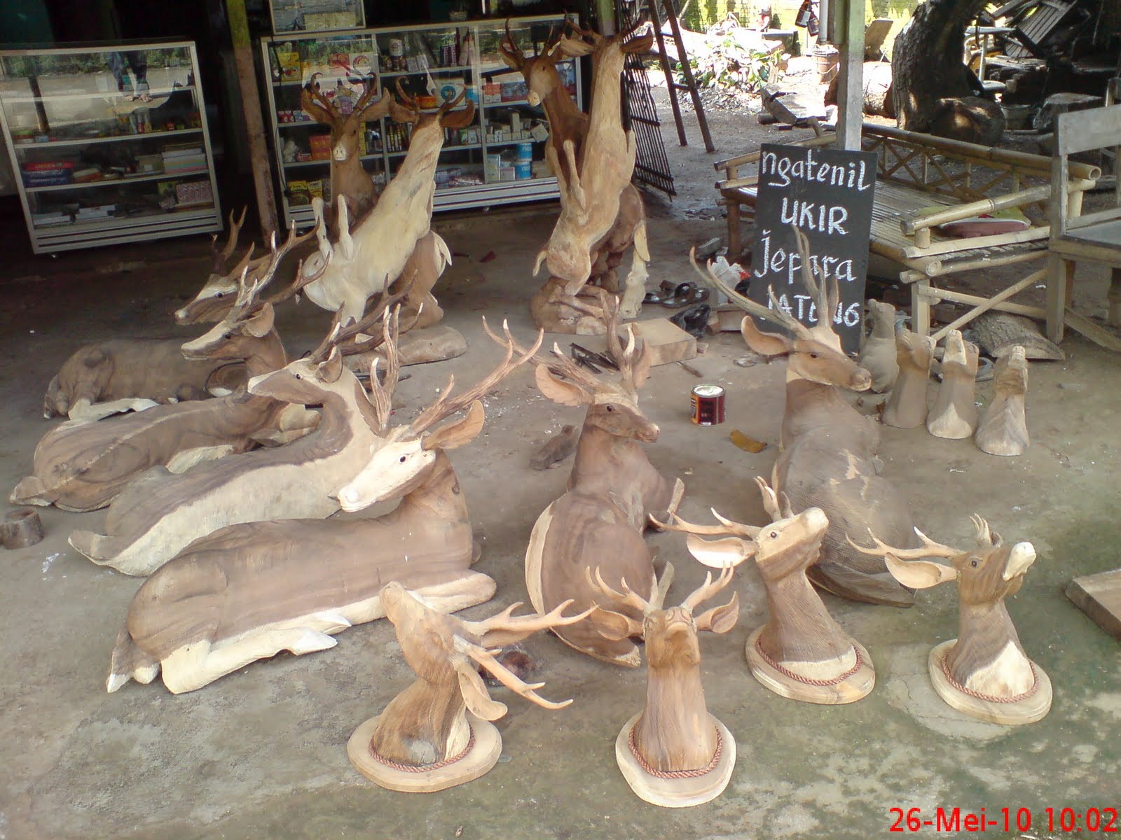 ukir patung: seni ukir