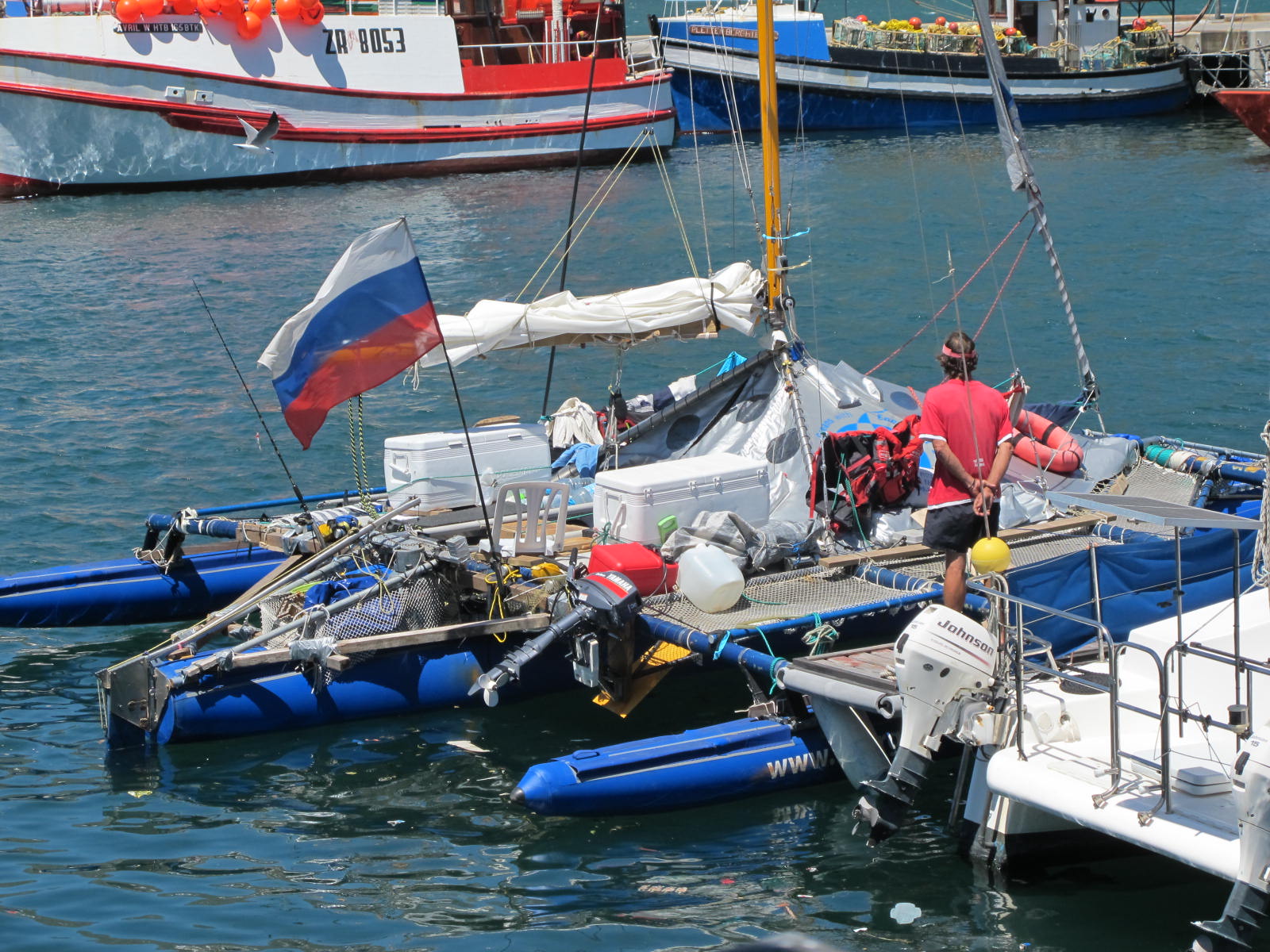 Inflatable Trimaran “Energy Diet” Crosses Indian Ocean