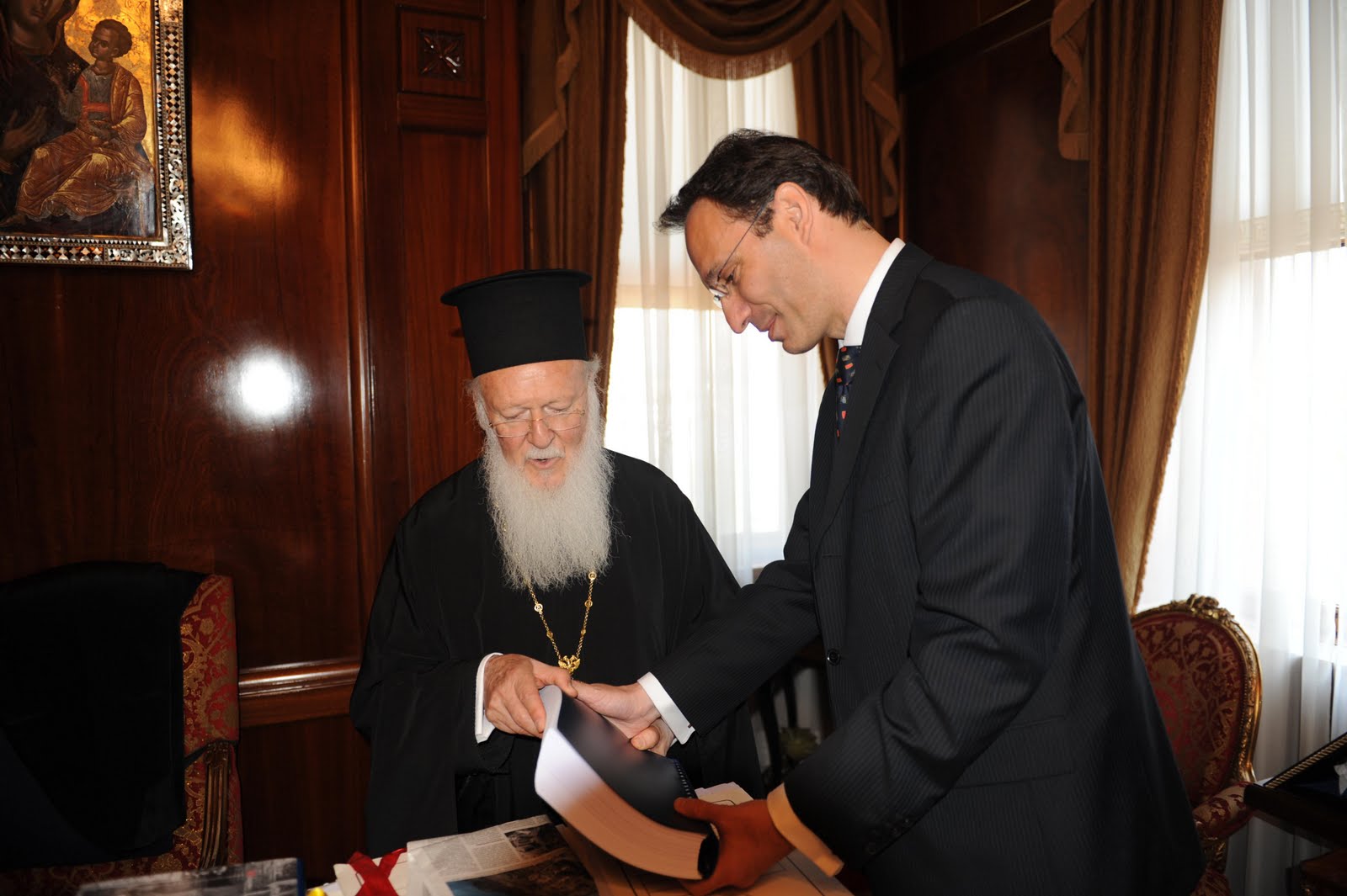 ΦΩΣ ΦΑΝΑΡΙΟΥ: ΟΙΚΟΥΜΕΝΙΚΟ ΠΑΤΡΙΑΡΧΕΙΟ ΚΑΙ ΔΙΕΘΝΕΙΣ ΑΝΑΚΑΤΑΤΑΞΕΙΣ