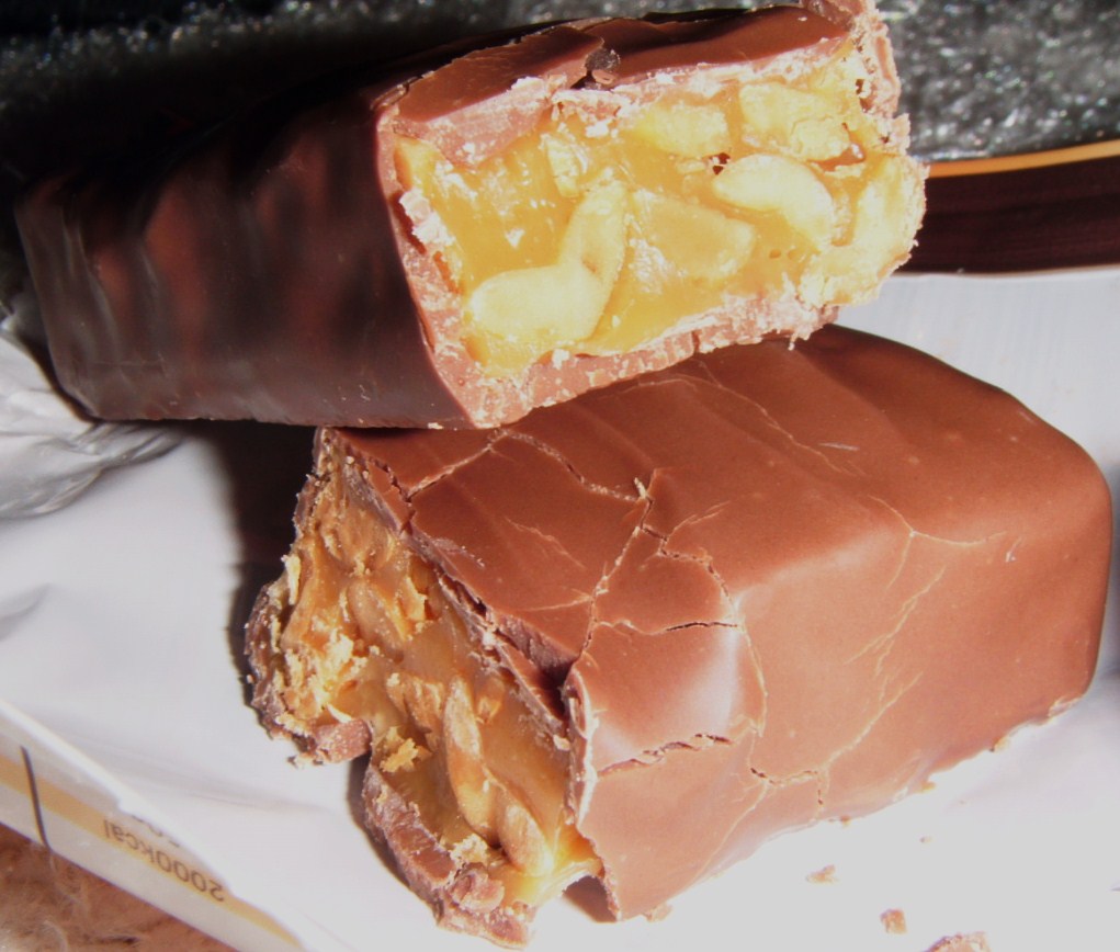 FOODSTUFF FINDS: Snickers Maximus [UK Limited Edition] (WH Smiths) [By ...