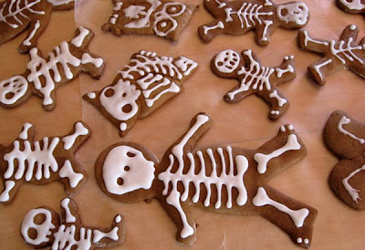 Content in a Cottage: Halloween Gingerbread Skeleton Cookies