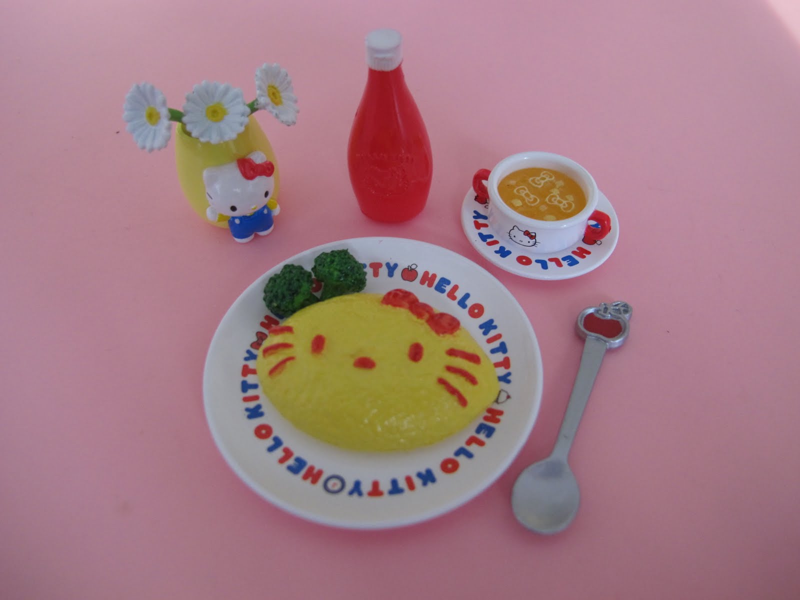 chrystal ☆•*¨*•.¸¸: my Mini Hello Kitty Fast Food sets