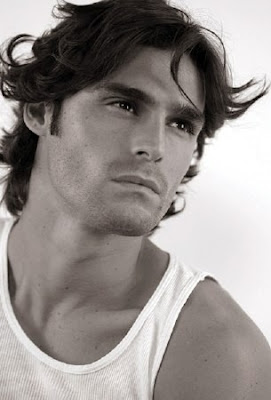 Favorite Hunks & Other Things: Import of the Day: Iván Sánchez