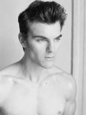 Favorite Hunks & Other Things: Thursday, August 13, 2009