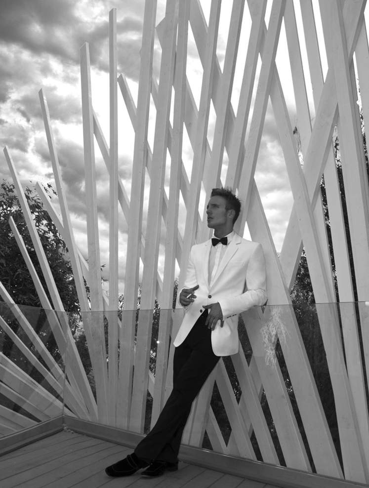 Favorite Hunks & Other Things: Keeping up with Jamie Dominic