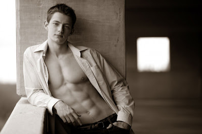 Favorite Hunks & Other Things: Friday, October 8, 2010