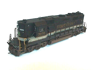 阿Lam: Super detailing a pair of low cost plastic locomotives in HO - a ...