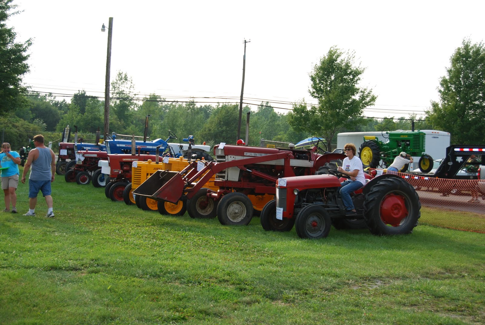Muses On The Hill: Niagara Country Fair Antique Tractor Parade & Show