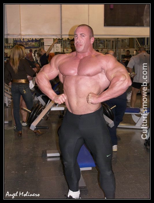 Muscle Lover: Spanish huge bodybuilder Alfonso Del Fresno "El Tigre" (2)