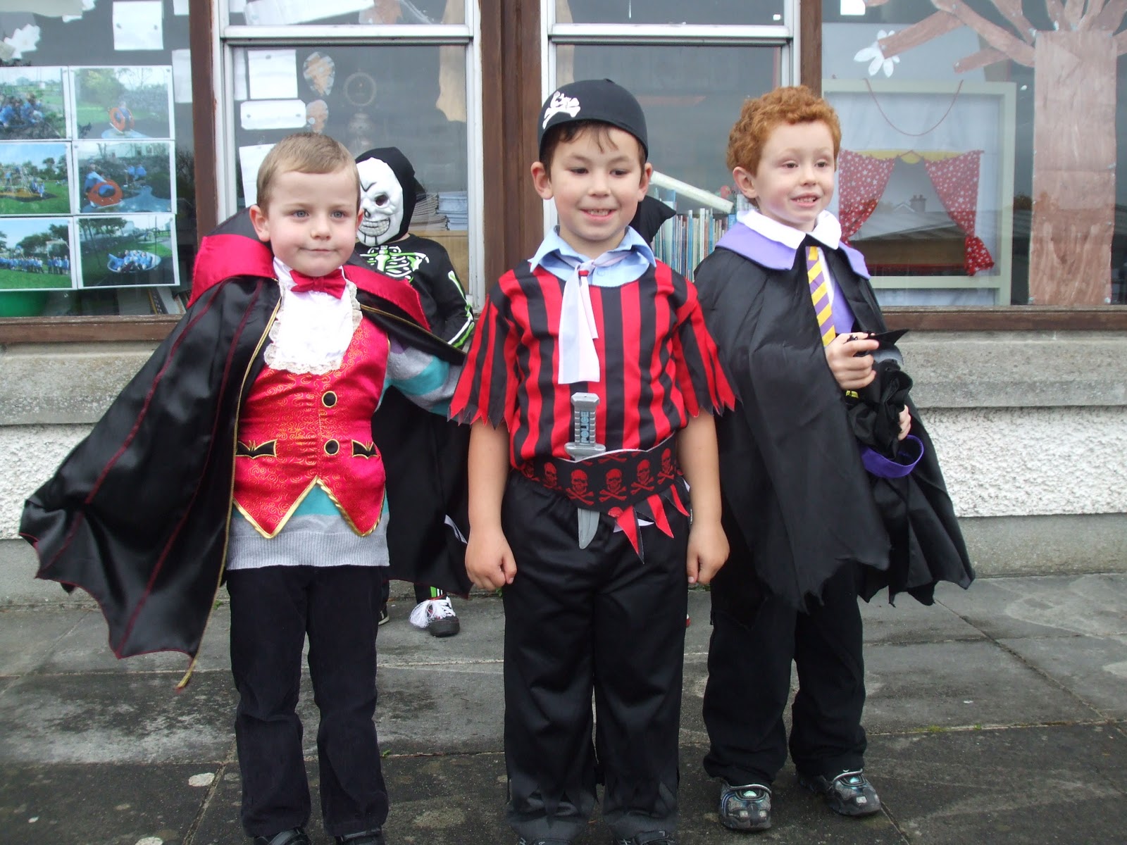 ms-flaherty-s-class-senior-infants-halloween-walk