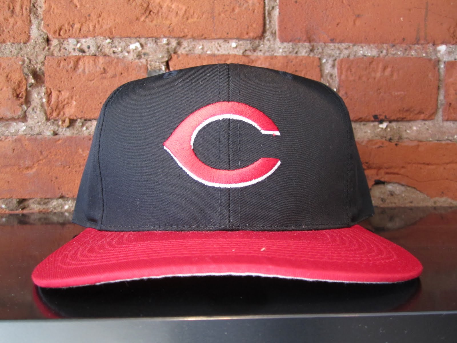 FLAT SPOT SKATE SHOP: VINTAGE SNAPBACKS HATS......