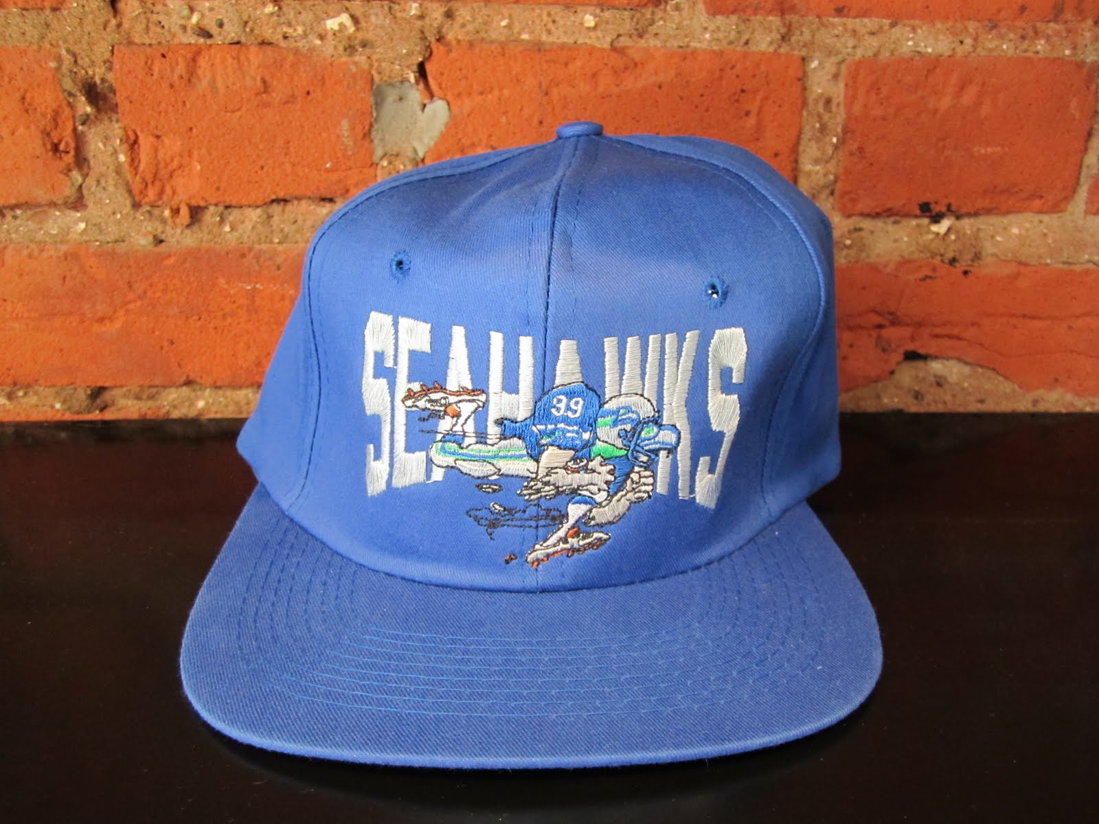 FLAT SPOT SKATE SHOP: VINTAGE SNAPBACKS HATS......