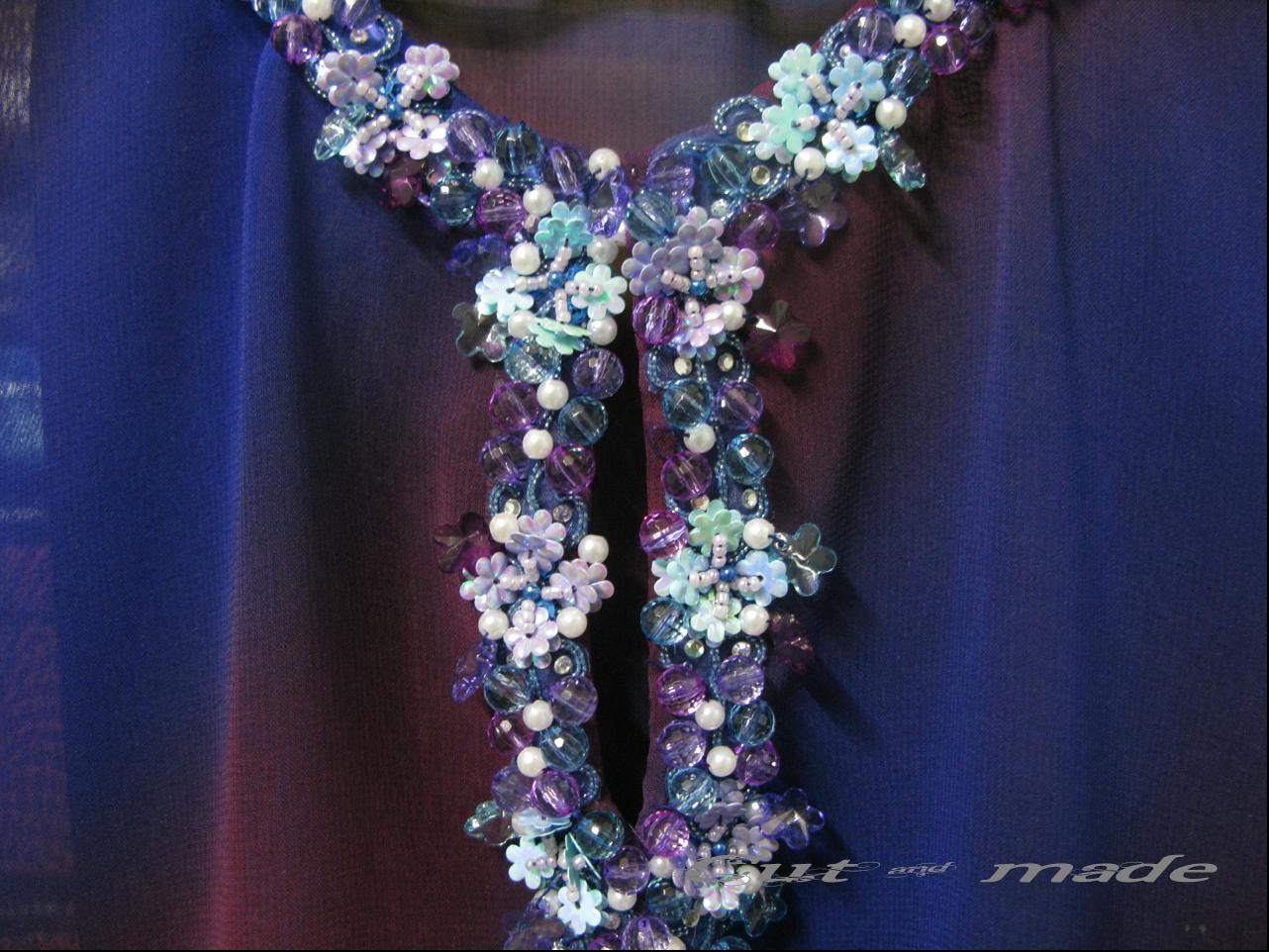 Qagum: Jahitan Manik