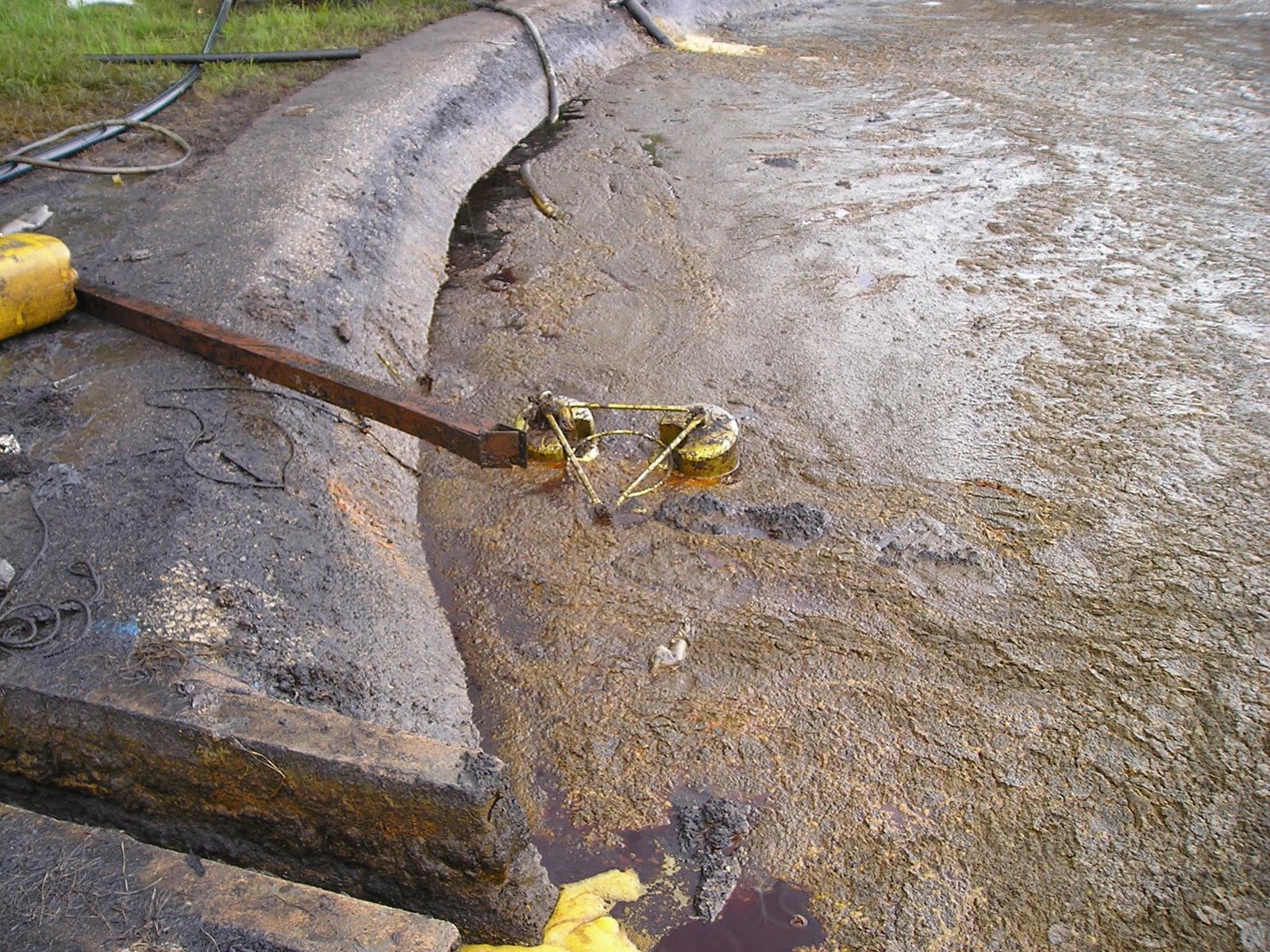 IMO PUMPS By Chemfluid Engineering Sdn BHD: FLOATING OIL SKIMMER IN ...